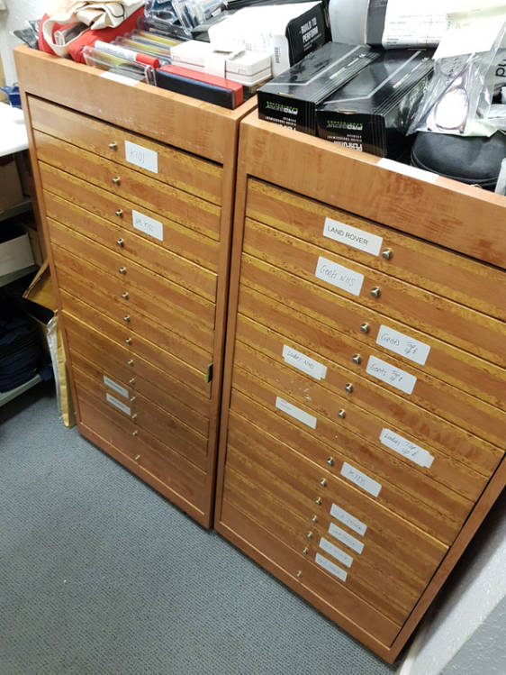 Frame display drawers | Frame Display - Units | Fixtures & Fittings ...