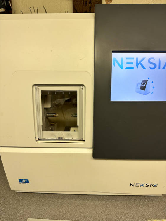 2 Essilor neksia Edger | Used Lens Edgers | Lab Equipment | Used ...