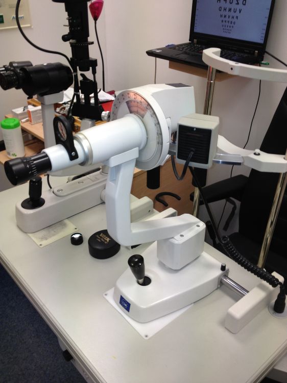 CSO two position keratometer | Used Keratometers | Ophthalmic Equipment ...